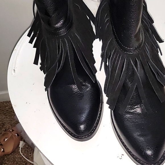 Very Volatile | Shoes | Designer Very Volatile Of Los Angeles Like ...